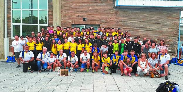 El Urola de balonmano regresa de Miranda de Ebro como campeón en dos ... El Urola de balonmano regresa de Miranda de Ebro como campeón en dos ...